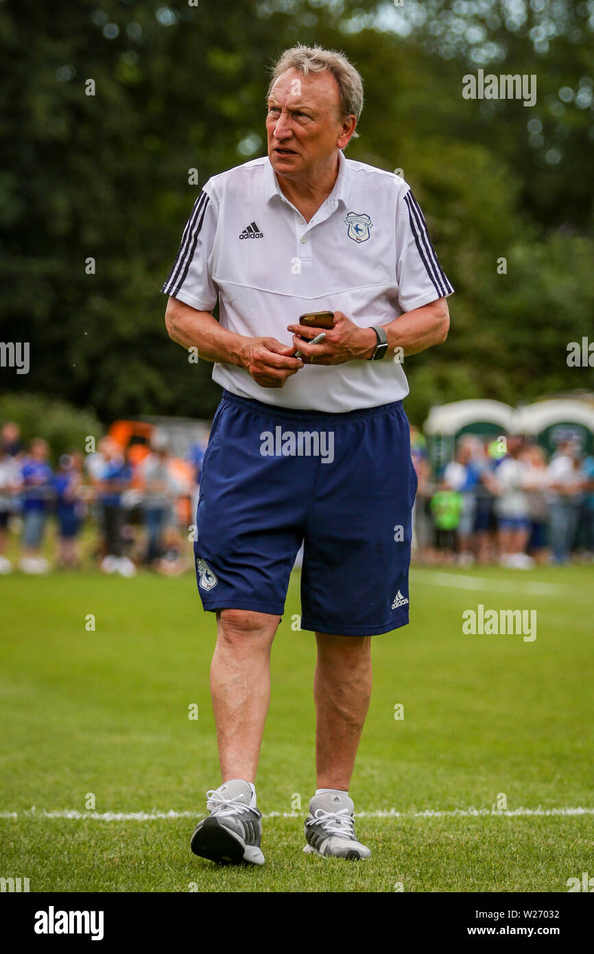 Neil warnock hi-res stock photography and images - Alamy
