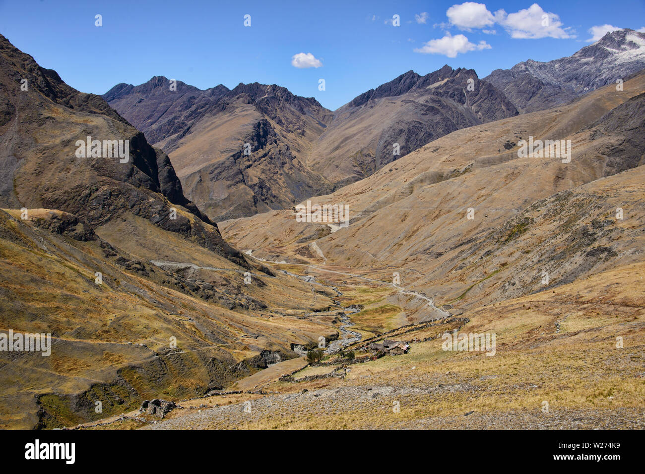 Scenery along the Cordillera Real mountain range, Bolivia Stock Photo ...