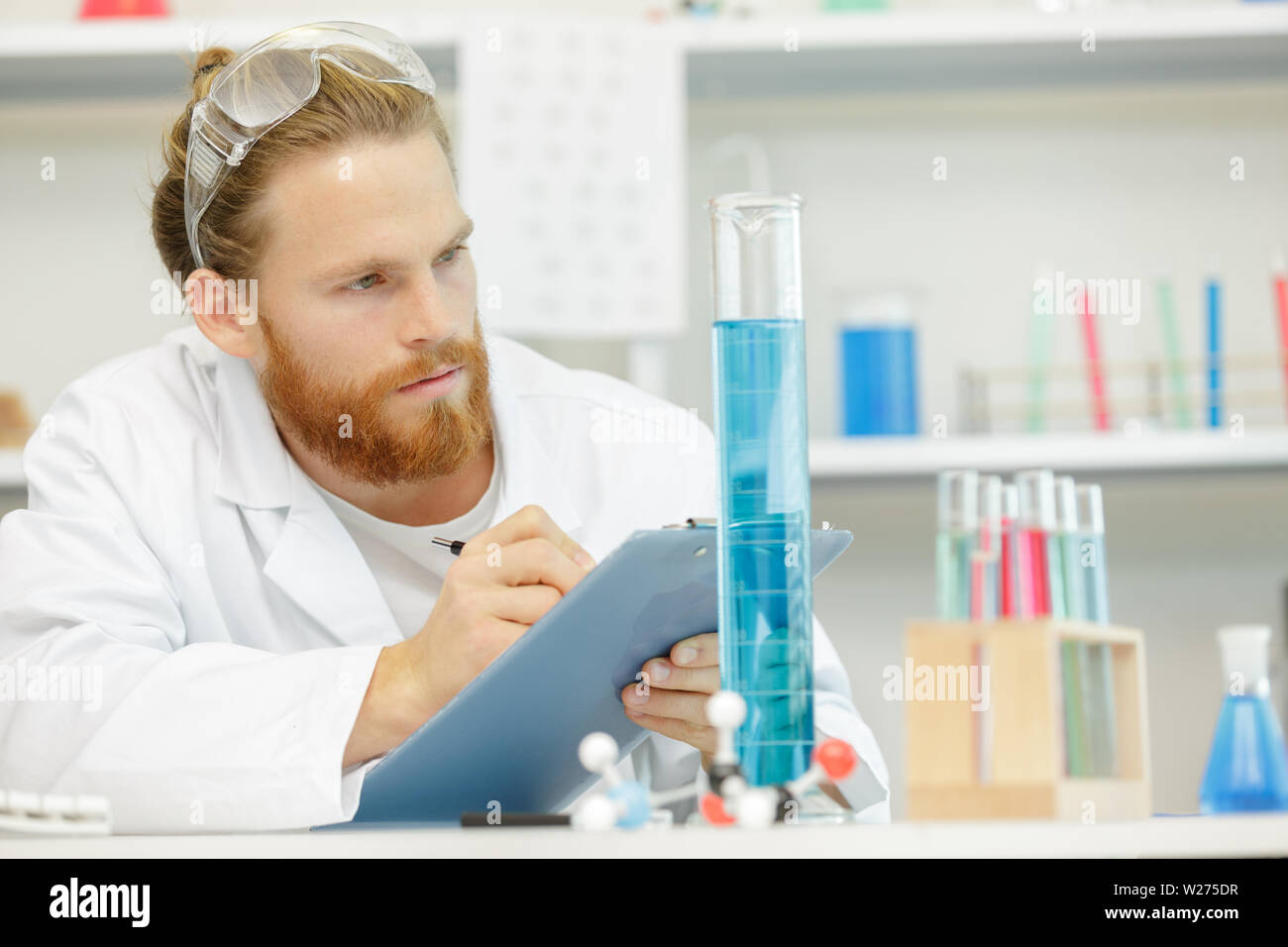 Lab uniform hi-res stock photography and images - Alamy