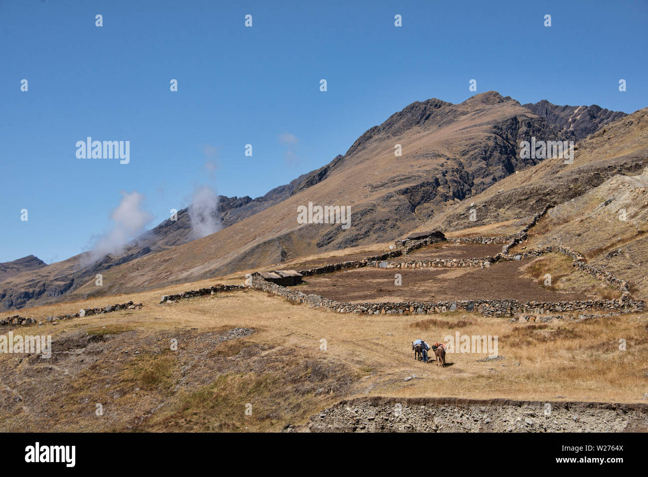 Trekking across the Cordillera Real mountain range, Bolivia Stock Photo ...