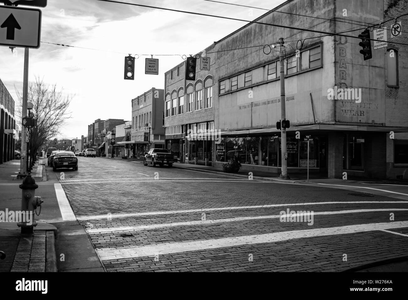 Brick road hi-res stock photography and images - Alamy