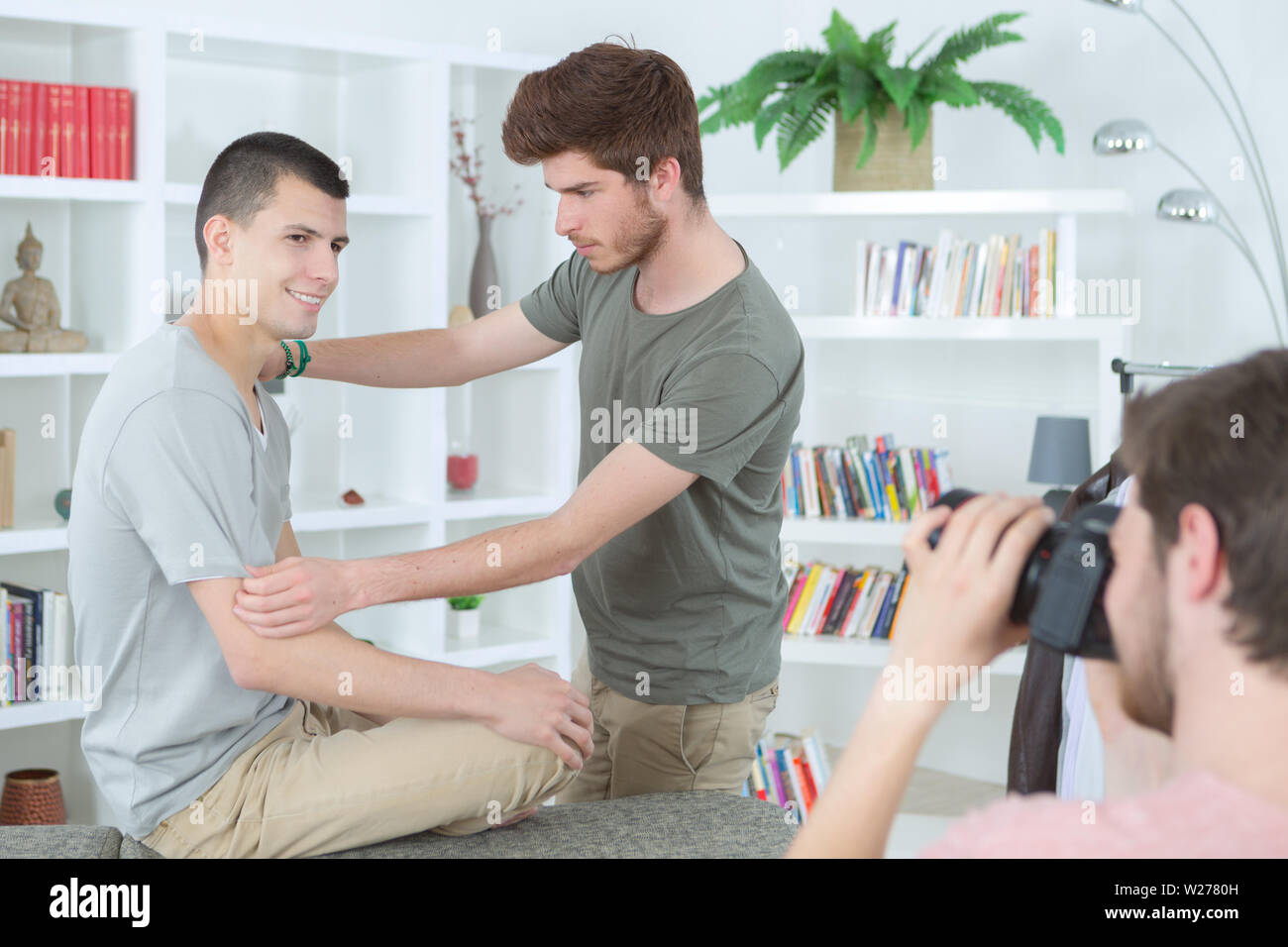 Photoshoot cameraman photographer studio hi-res stock photography and ...