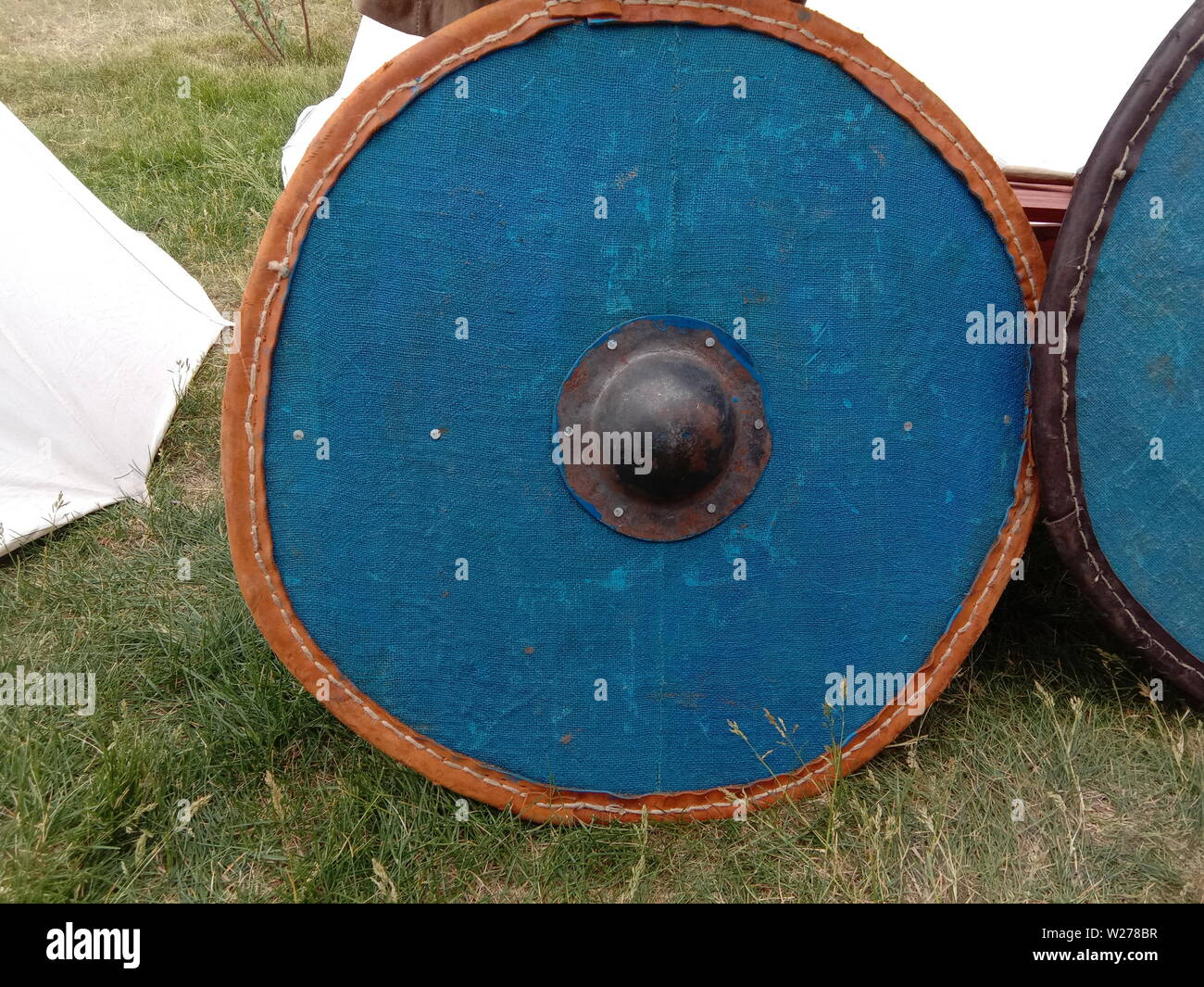 Weapon heraldry hi-res stock photography and images - Alamy