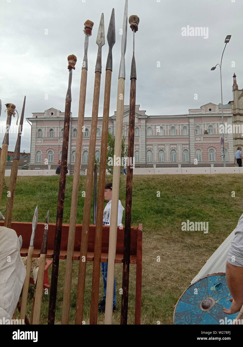 Shield from arrows hi-res stock photography and images - Alamy