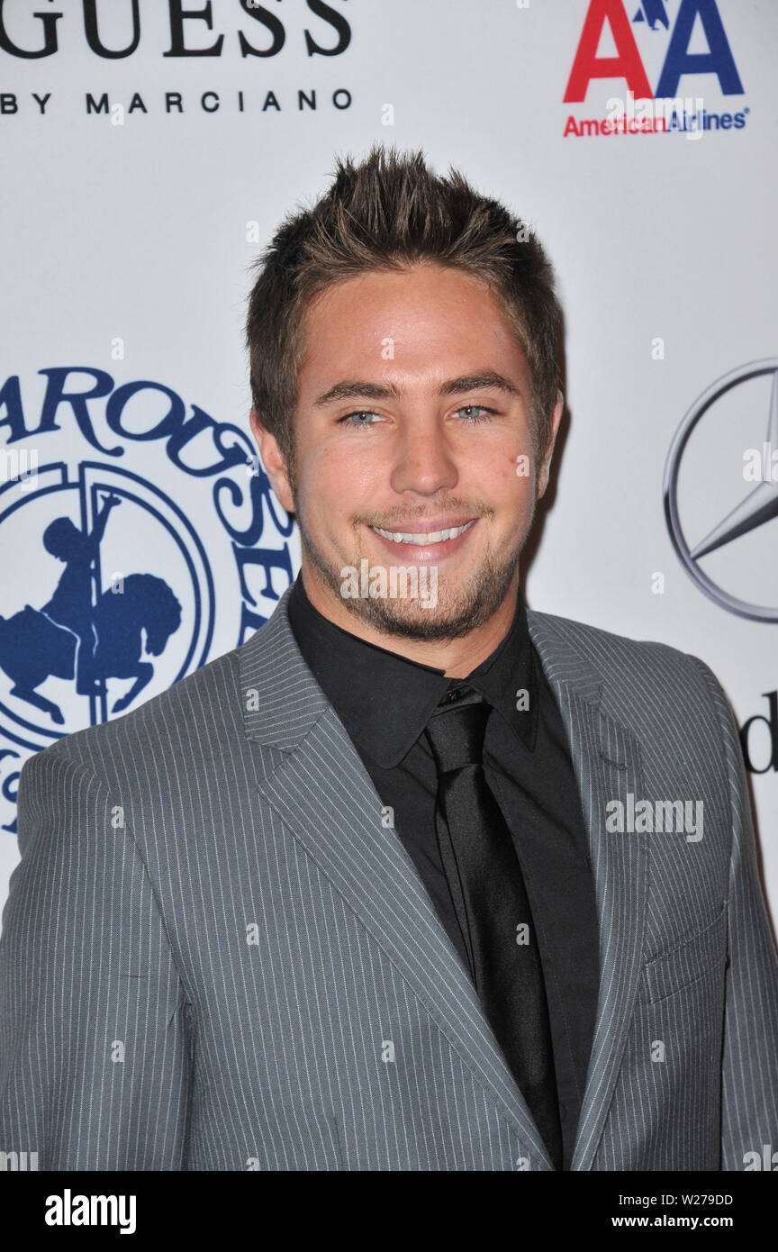 Ben henry carousel of hope ball 2010 hi-res stock photography and ...