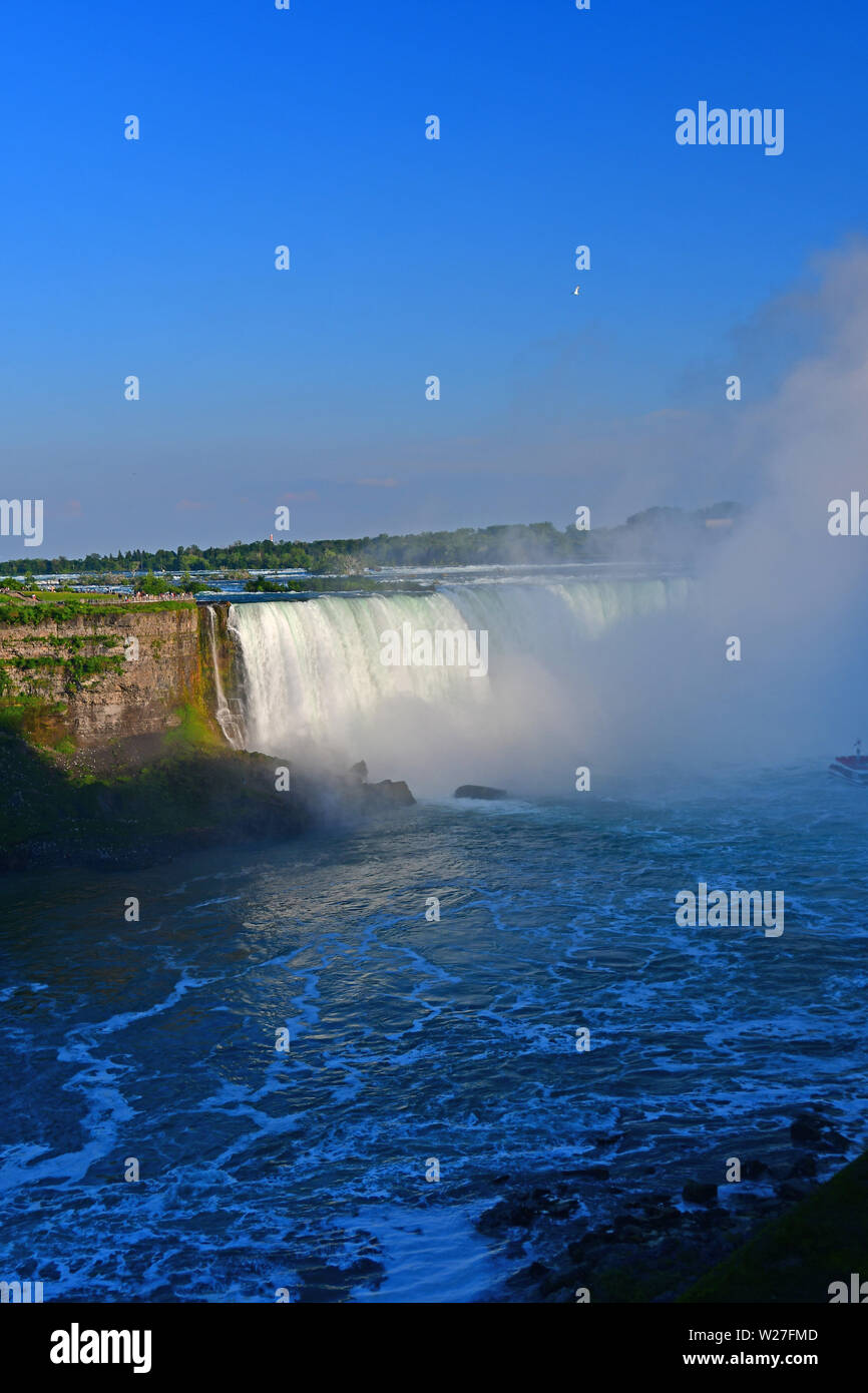Canada falls hi-res stock photography and images - Alamy