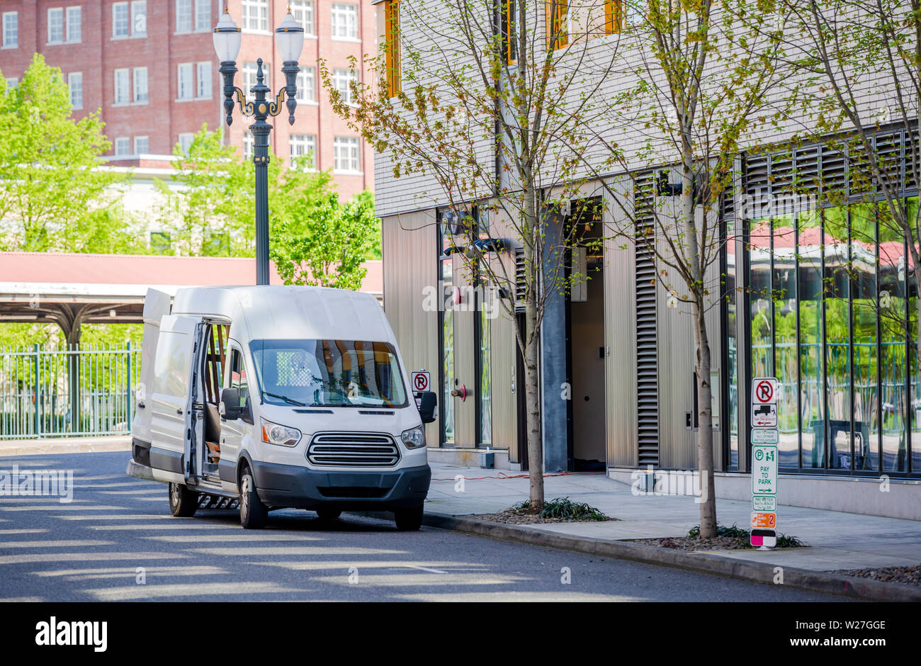 Compact commercial transportation economical, convenient minivan for ...