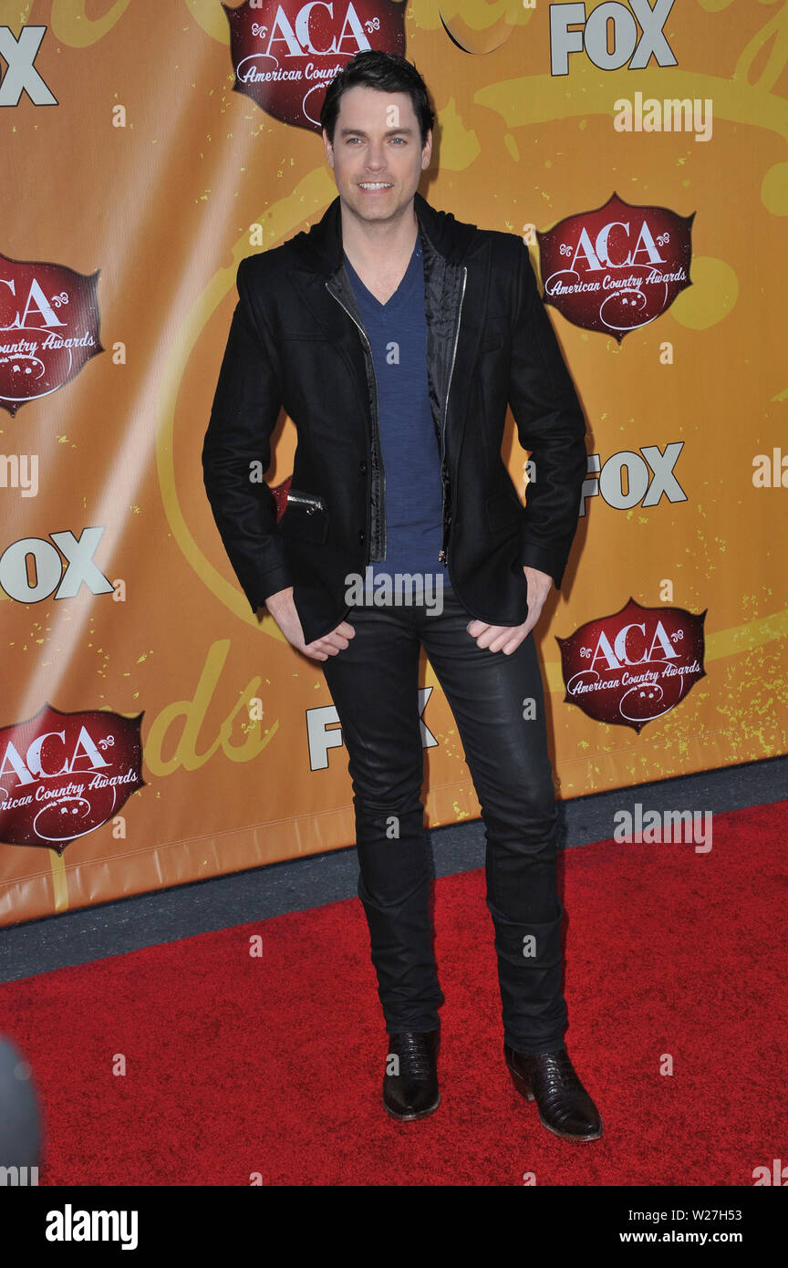 Jaron lowenstein american country awards 2010 arrivals hi-res stock ...