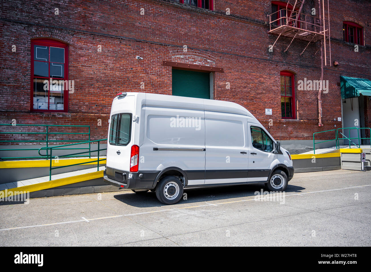 White compact popular commercial economical cargo mini van for local ...