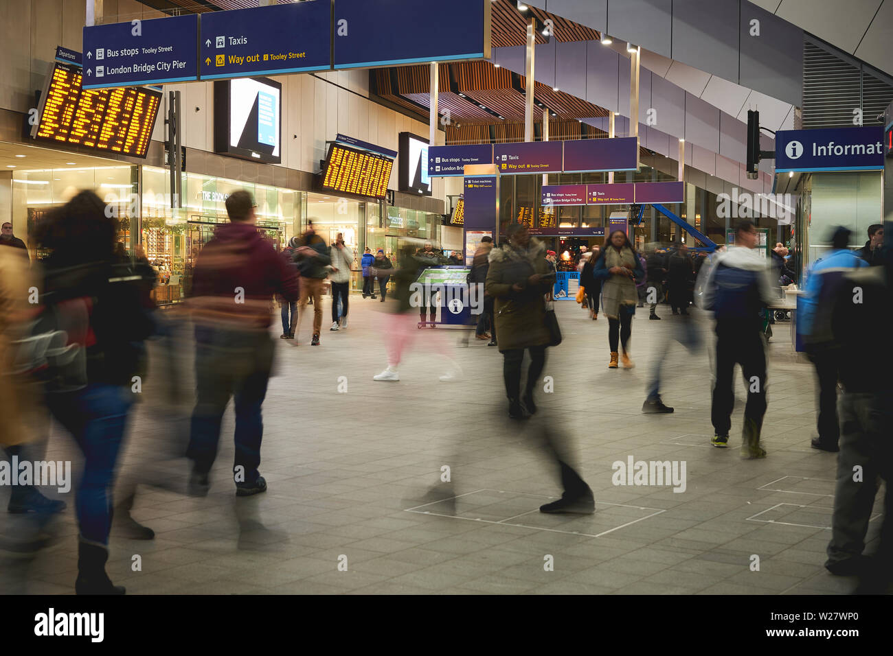 London, UK - January, 2019. Commuters in the London Bridge Station new ...