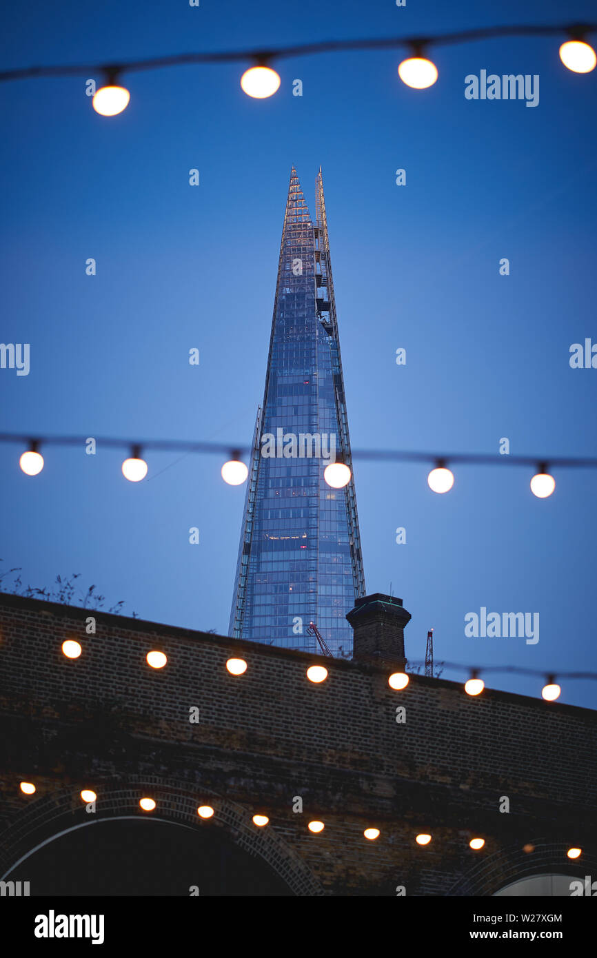 The shard light hi-res stock photography and images - Alamy