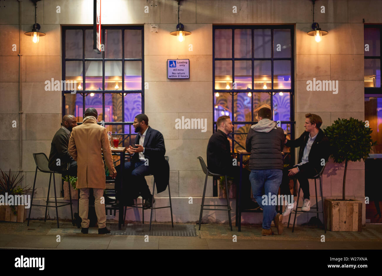 Happy hour food hi-res stock photography and images - Alamy