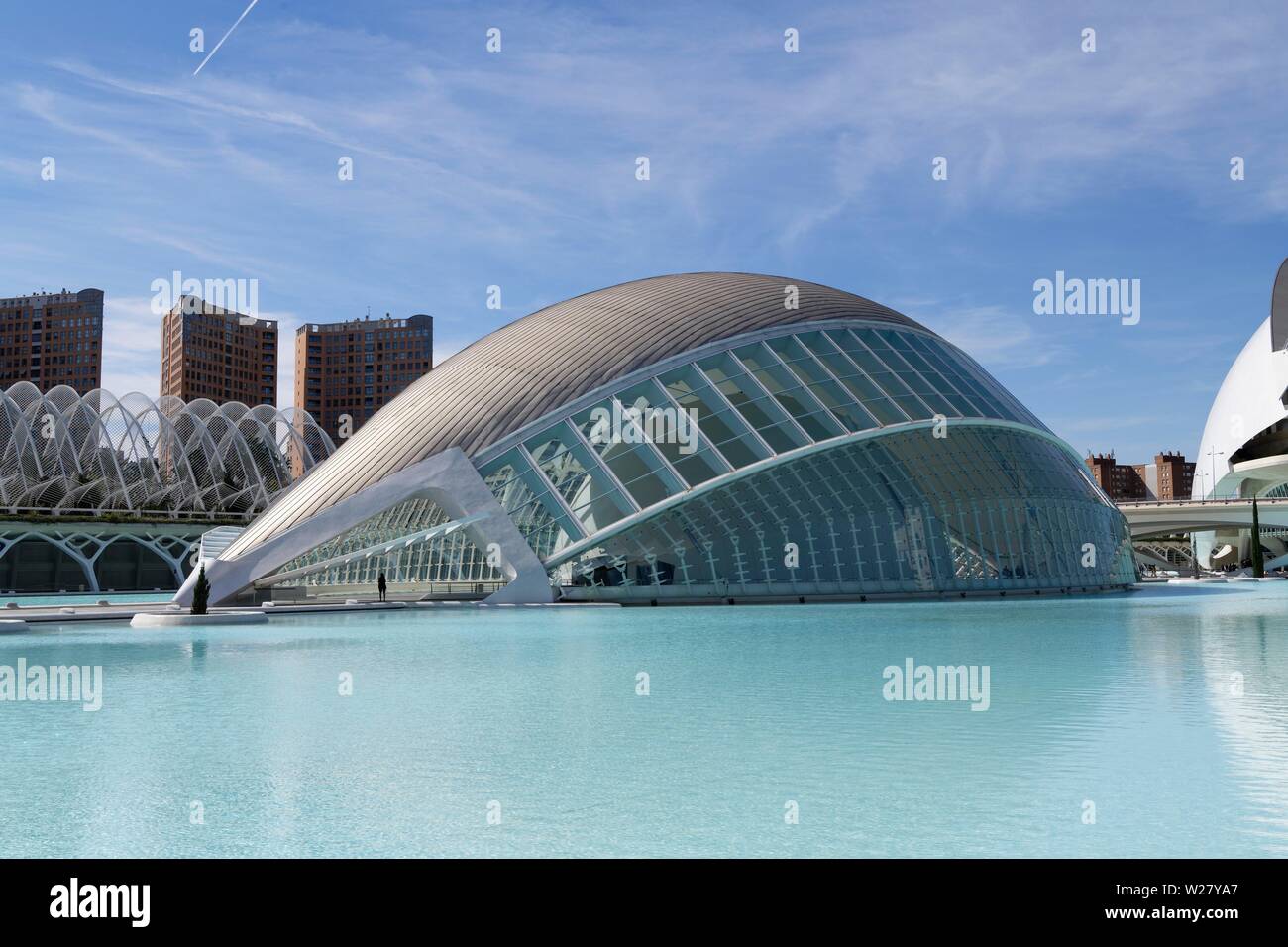 IMAX Cinema L'Hemisferic and Fuente de San Luis fountains, CAC, Ciudad ...