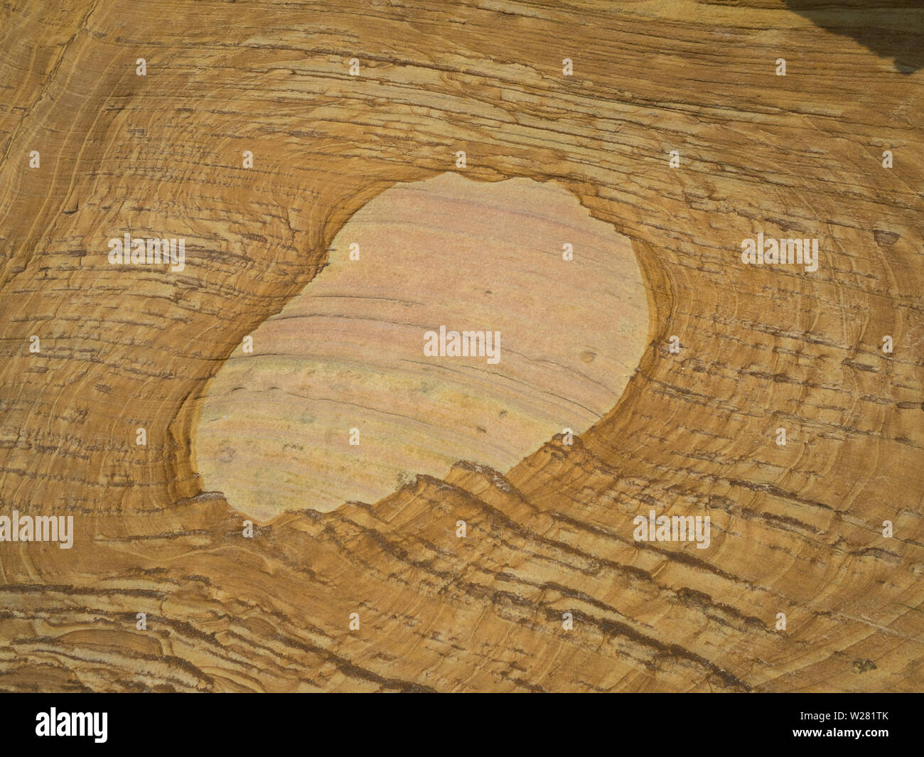 Rock patterns of Maria Island Painted Cliffs Stock Photo - Alamy