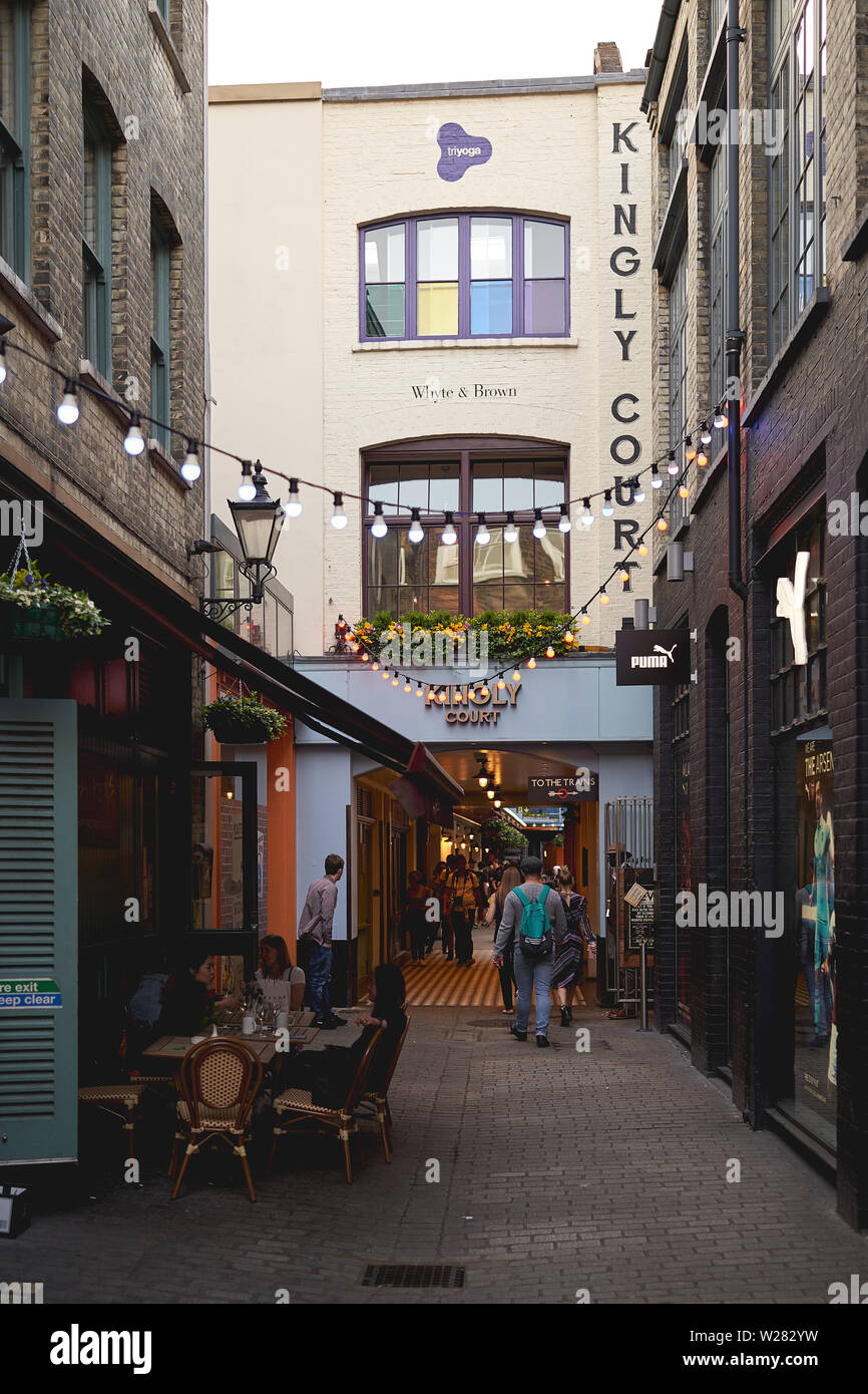 Outdoor food court hi-res stock photography and images - Alamy