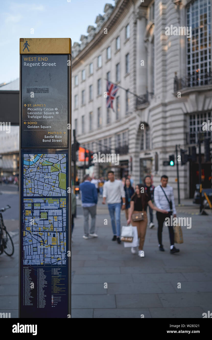 London street sign white background hi-res stock photography and images ...