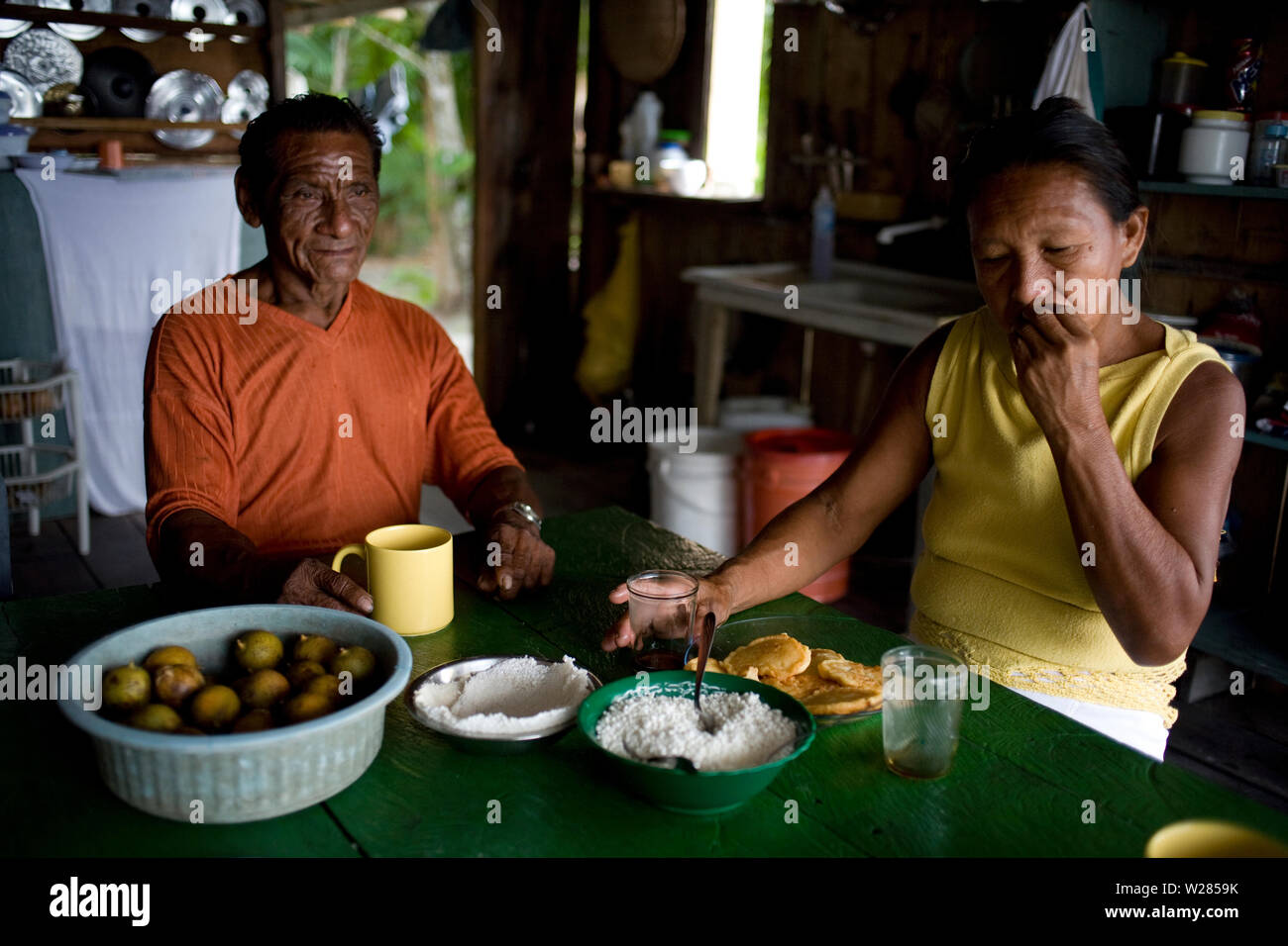 Couple, Meals, Maria Auxiliadora da Silva, Cuieiras River, Amazônia ...