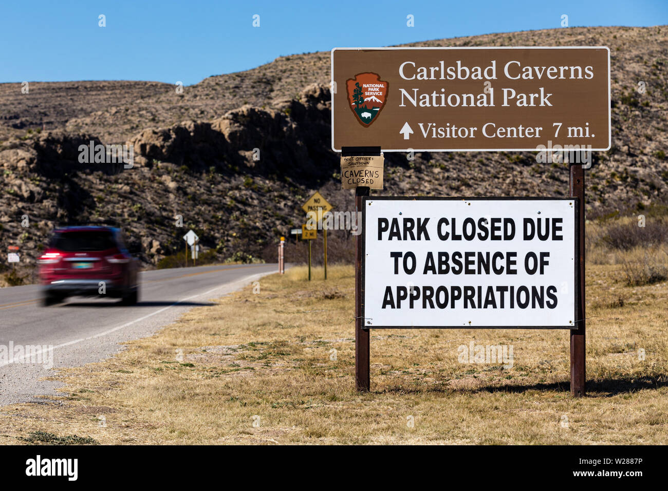 Government warning signs hi-res stock photography and images - Alamy