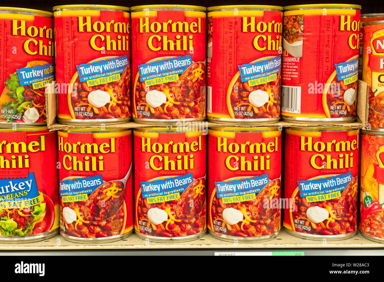 Grocery shelf cans hi-res stock photography and images - Alamy