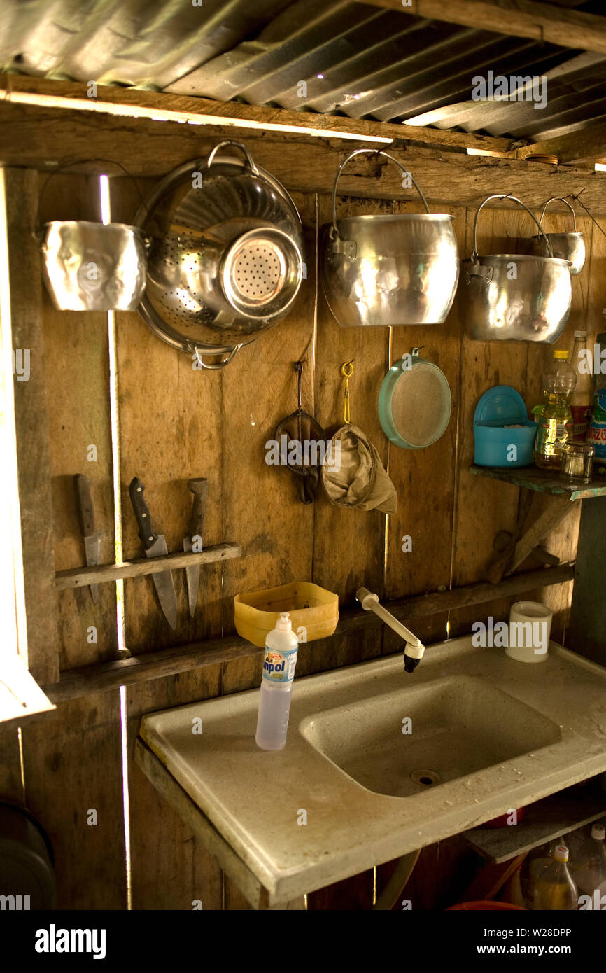 Interiors kitchen sinks hi-res stock photography and images - Alamy
