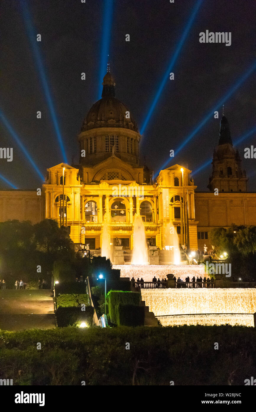 Famous light show in front of the National Art Museum in Barcelona ...