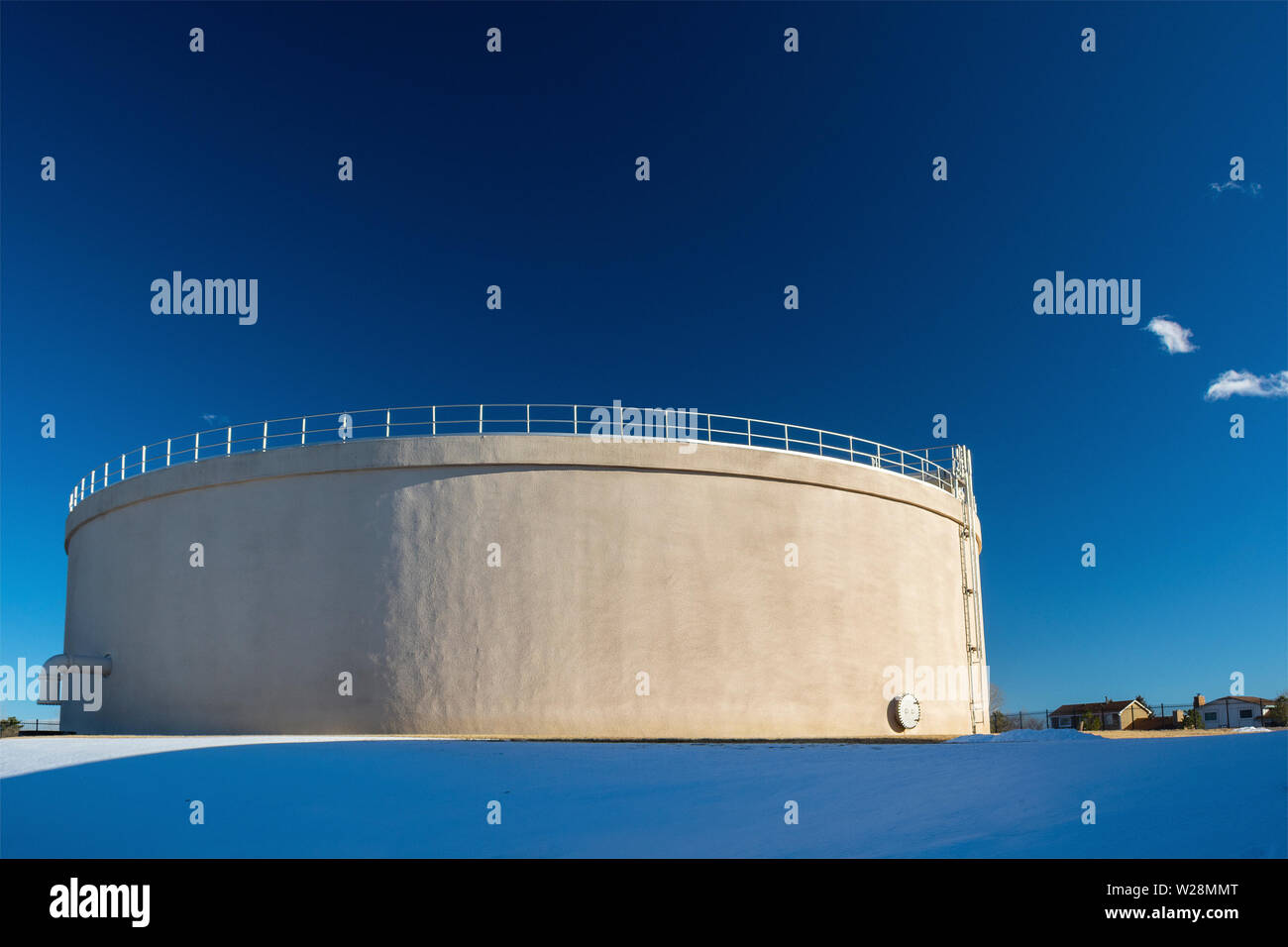 City water tank hi-res stock photography and images - Alamy