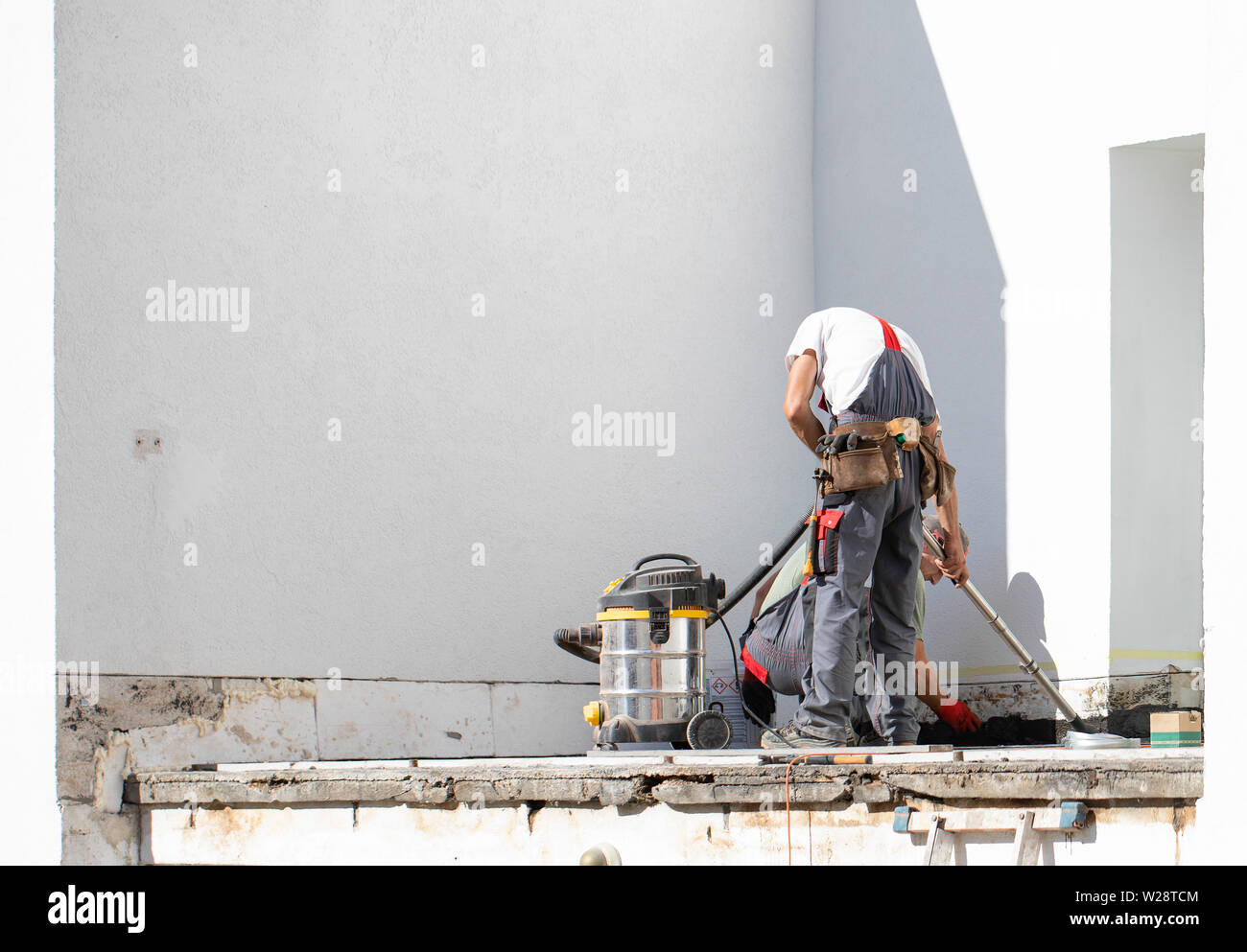 Vacuum working hi-res stock photography and images - Alamy