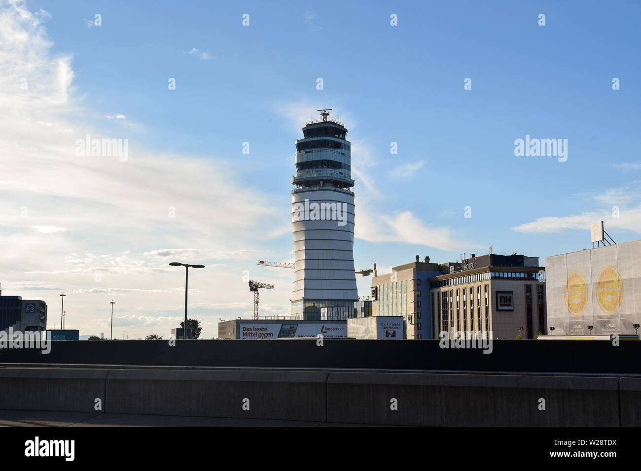 Air traffic control building hi-res stock photography and images - Alamy
