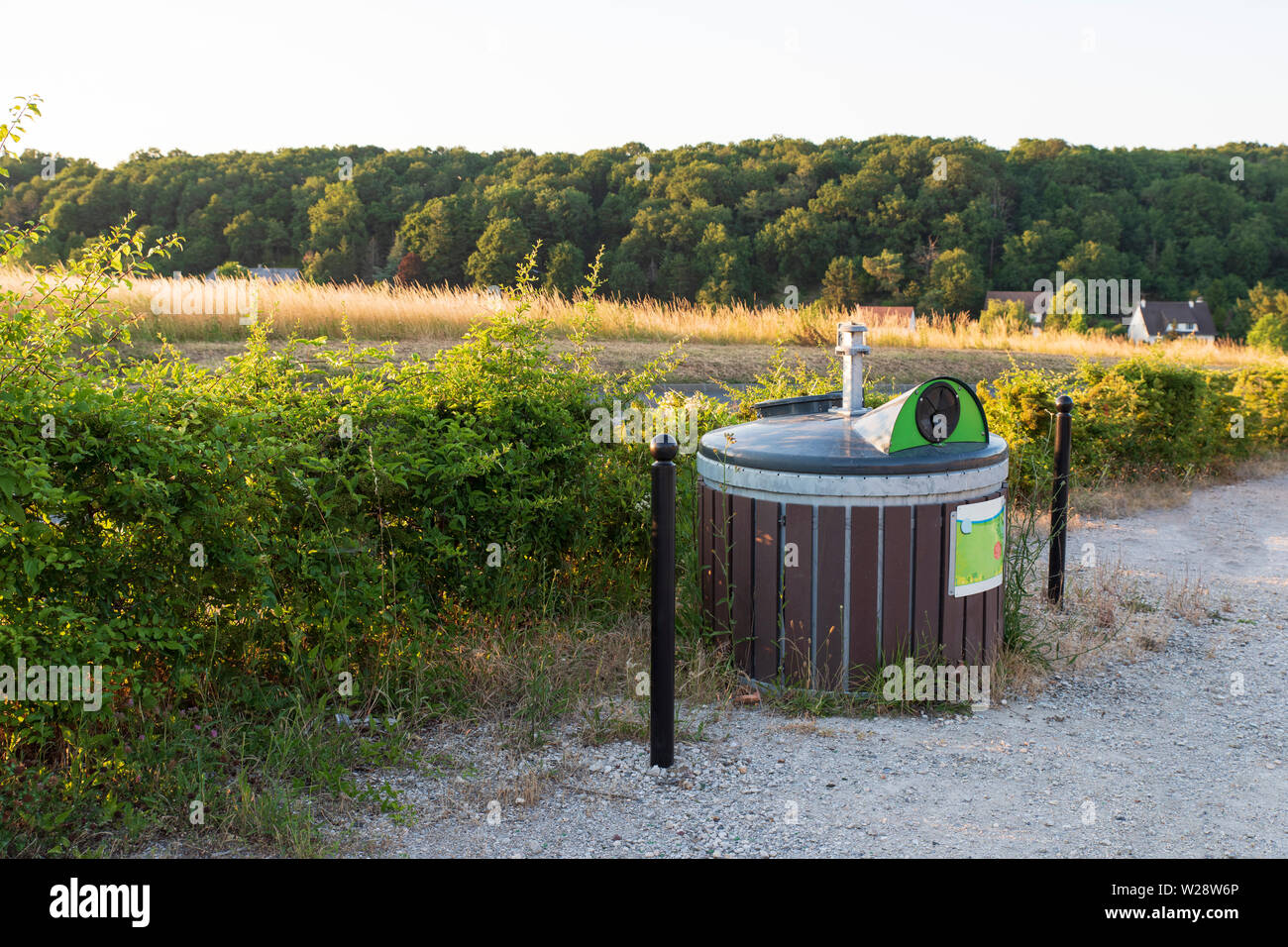 Garbage bins in countryside hi-res stock photography and images - Alamy