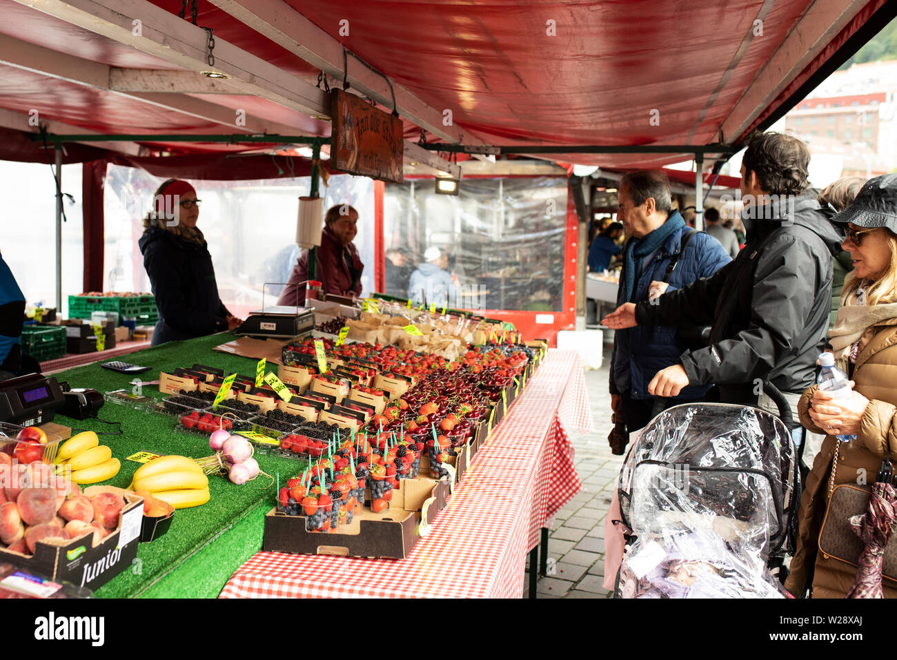 Norwegian fruit stall hi-res stock photography and images - Alamy