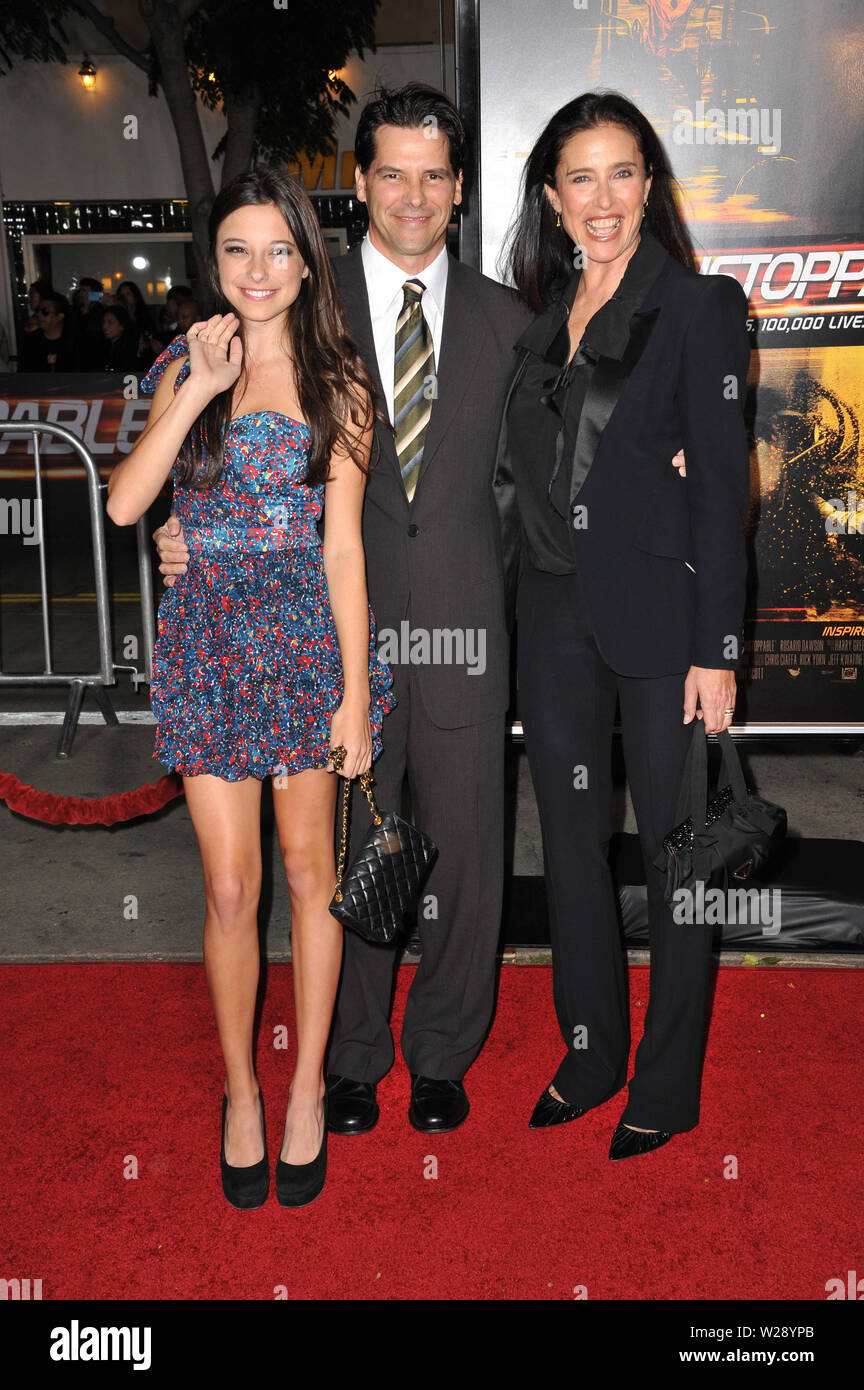 LOS ANGELES, CA. October 26, 2010: Mimi Rogers & daughter at the world ...