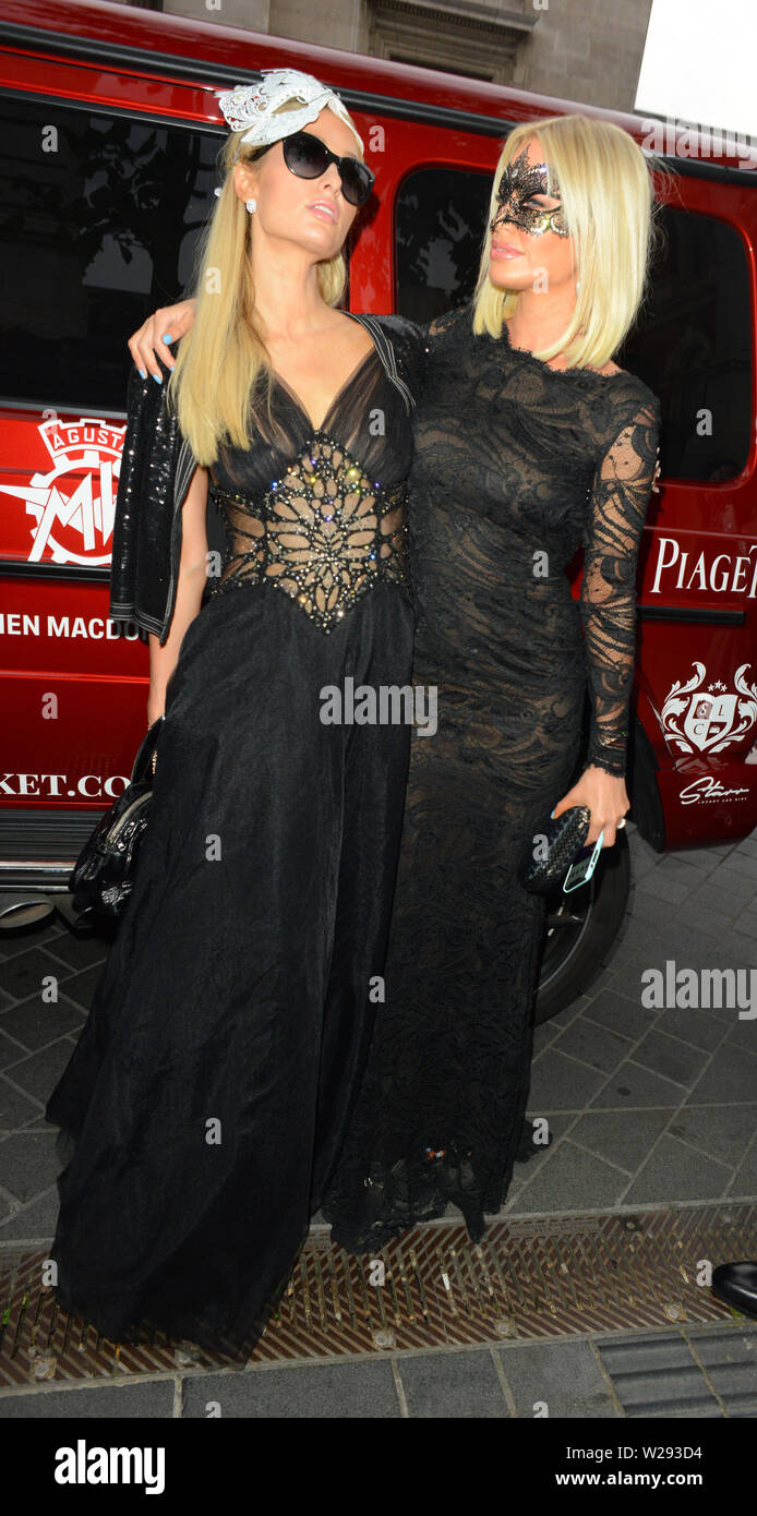 Cash & Rocket's masquerade gala held at the Victoria and Albert museum ...