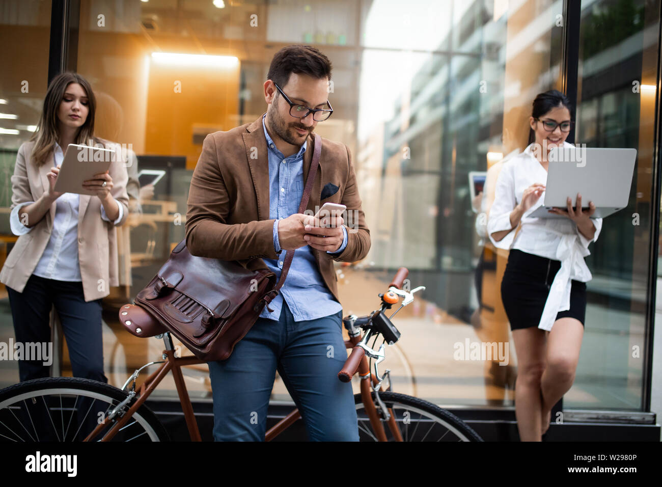 Business team digital device hi-res stock photography and images - Alamy