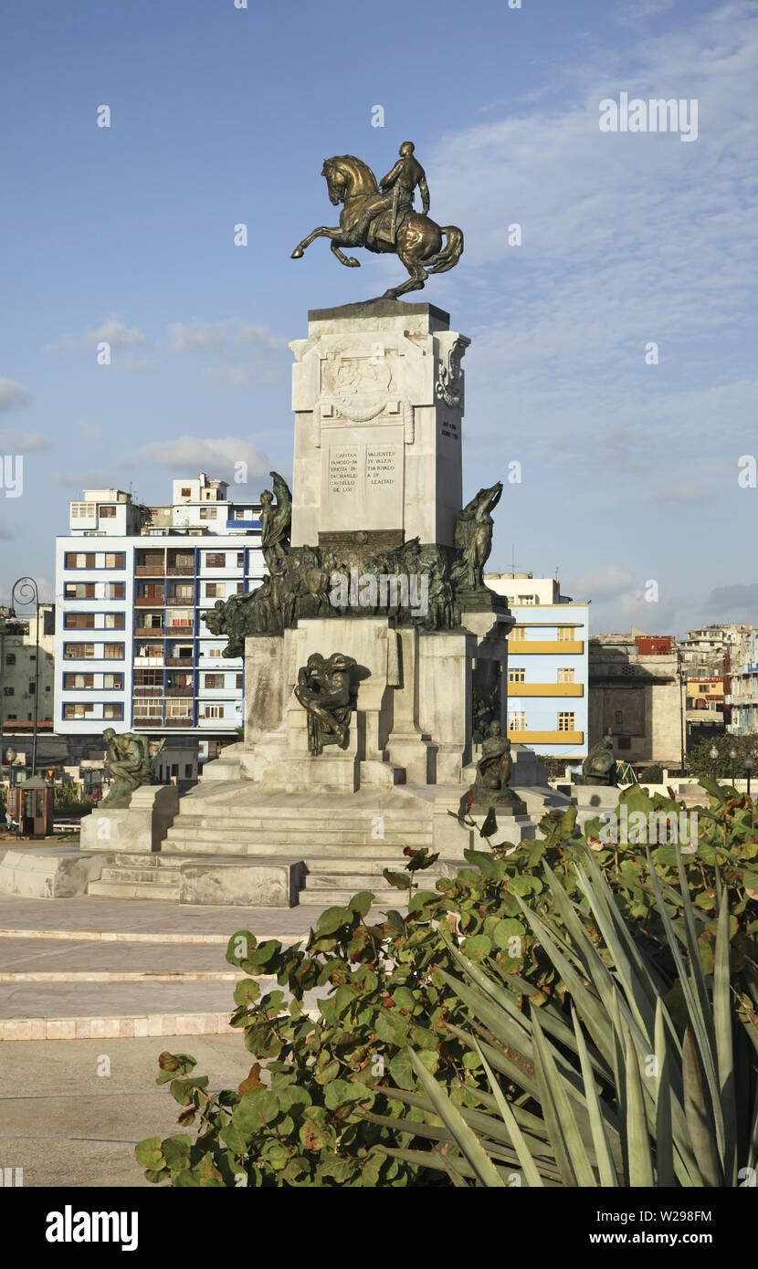 Monument to antonio maceo hi-res stock photography and images - Alamy