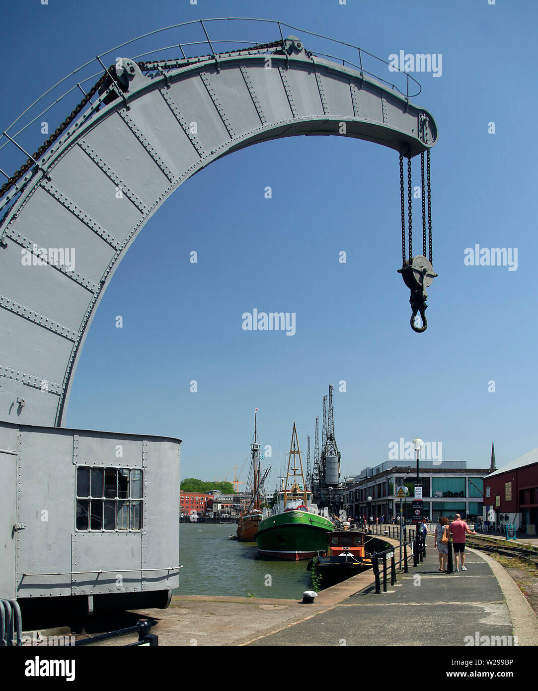 Industrial crane bristol hi-res stock photography and images - Alamy