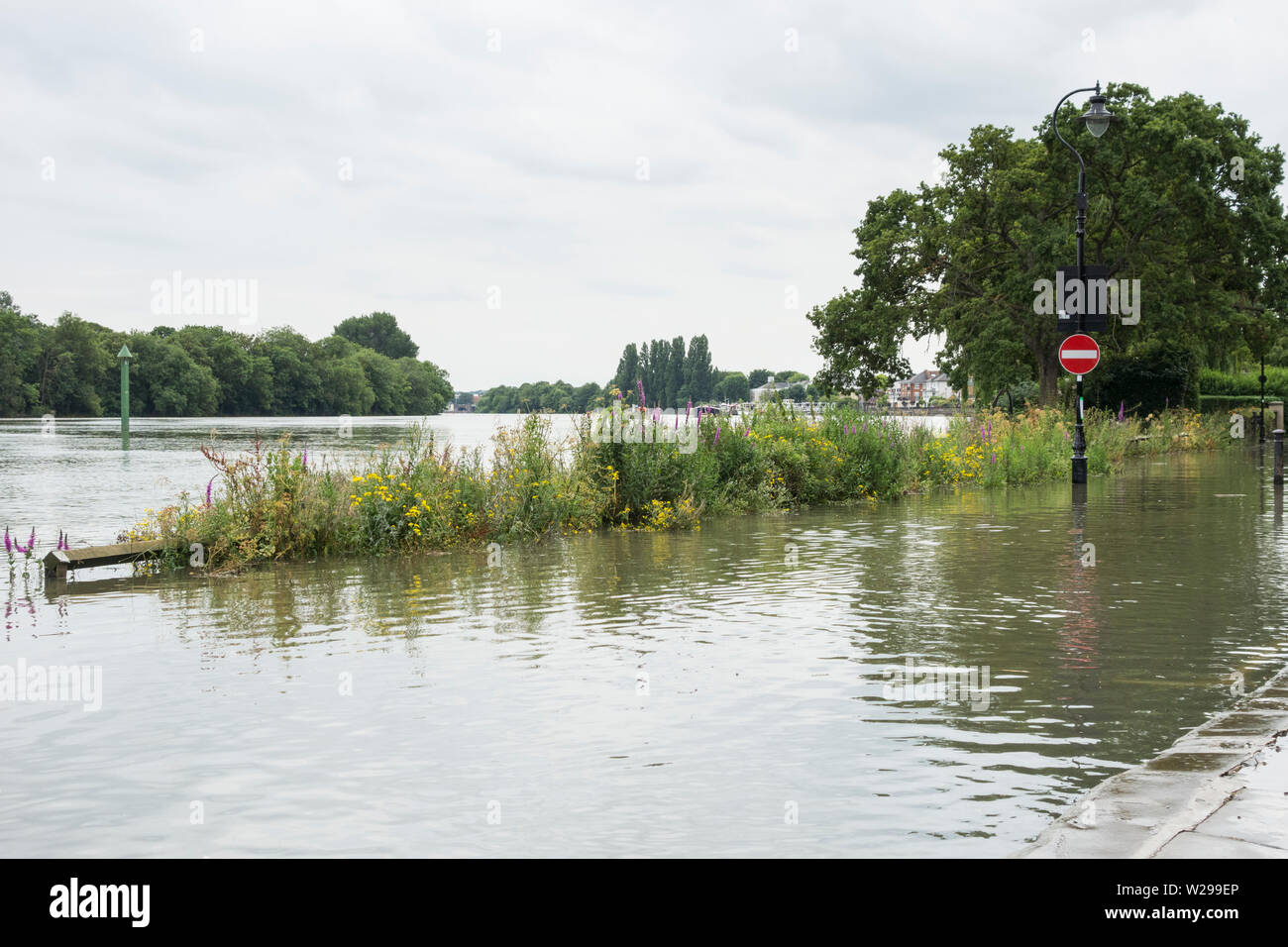 Floodplain landscape hi-res stock photography and images - Alamy