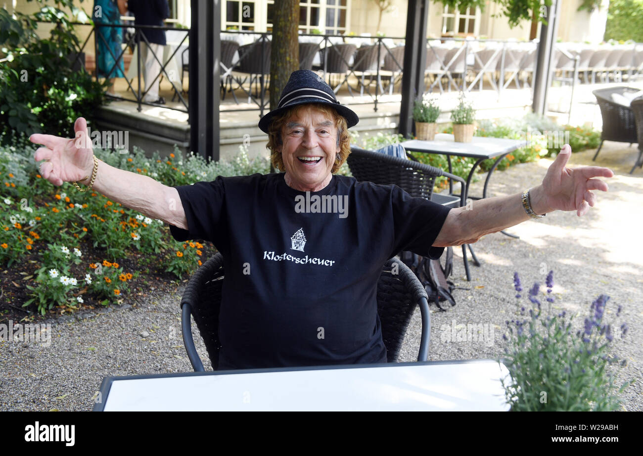 Baden Baden, Germany. 06th July, 2019. Tony Marshall sits at Brenners ...