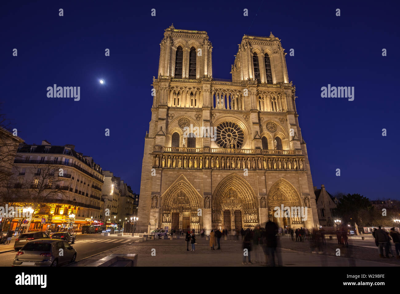 Notre dame paris night moon seine hi-res stock photography and images ...
