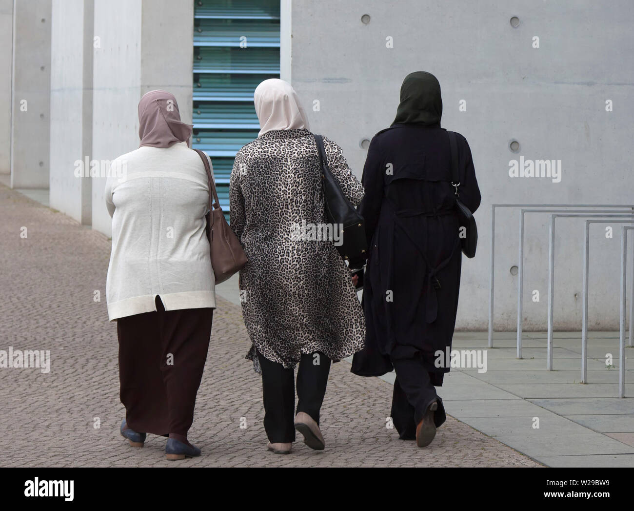 Muslim women in Berlin Stock Photo - Alamy