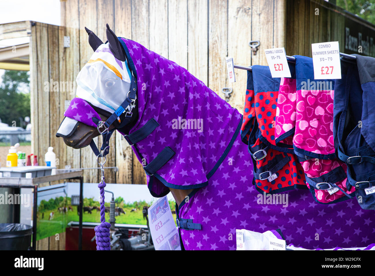Horse rug hi-res stock photography and images - Alamy