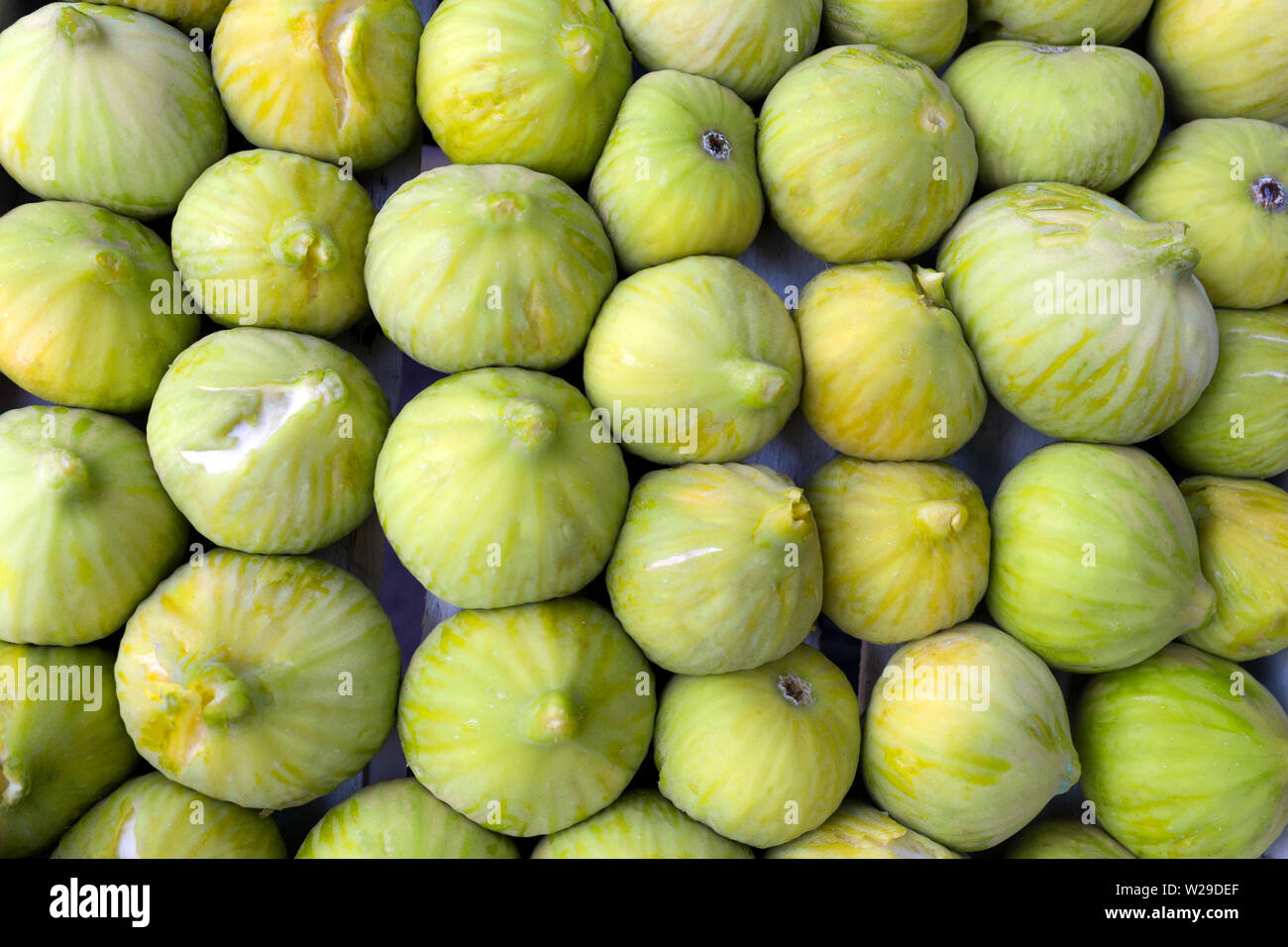 Fresh figs at bazaar Stock Photo - Alamy