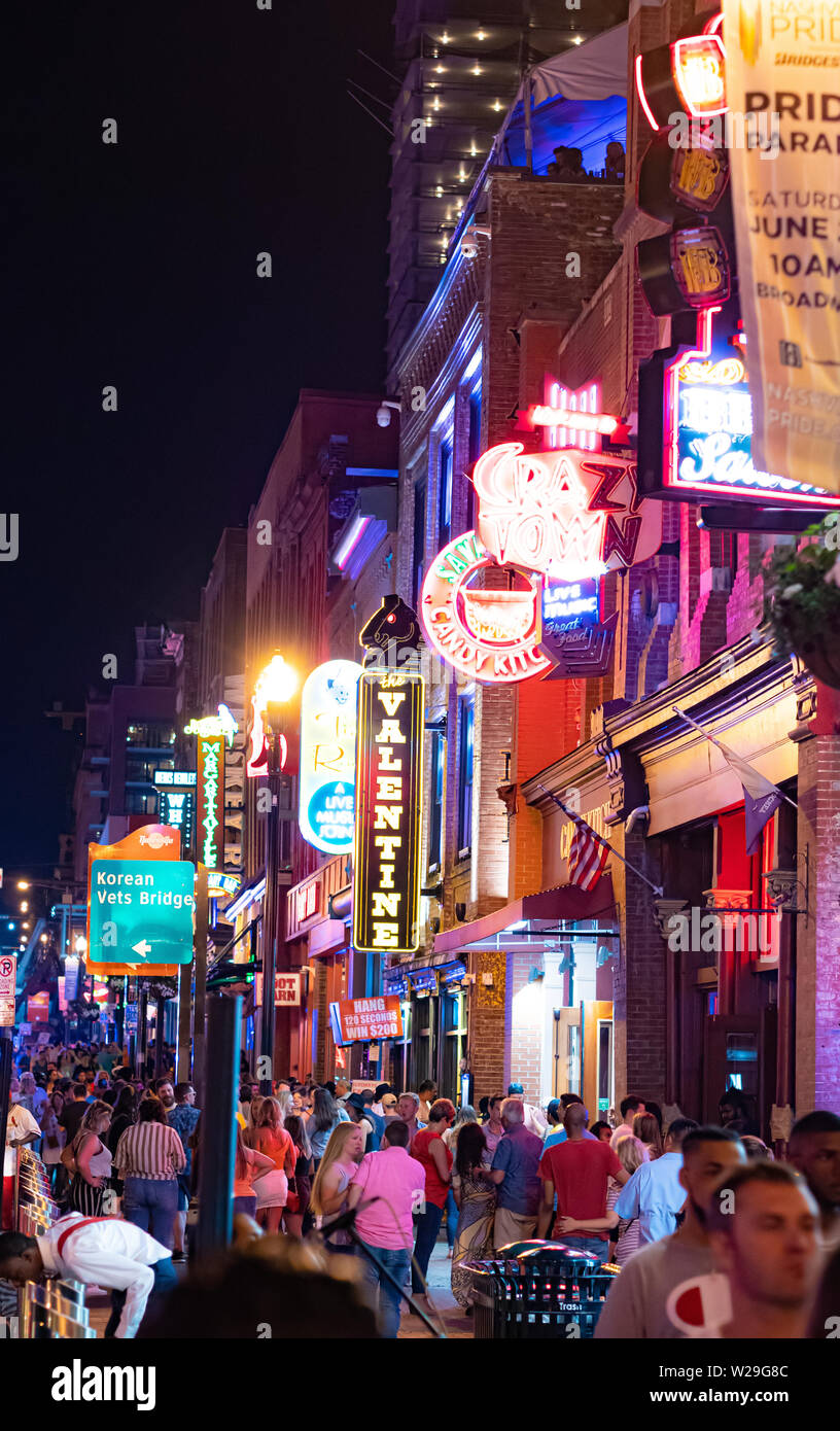 View over the live music pubs and Rooftop Bars in Nashville - NASHVILLE ...