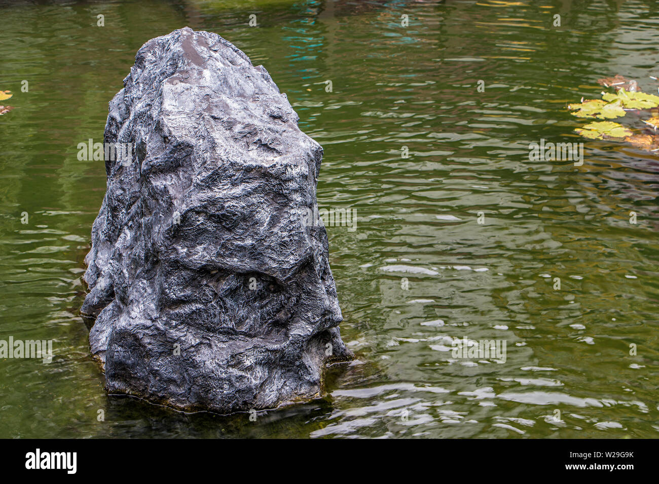 Black stones at water hi-res stock photography and images - Alamy