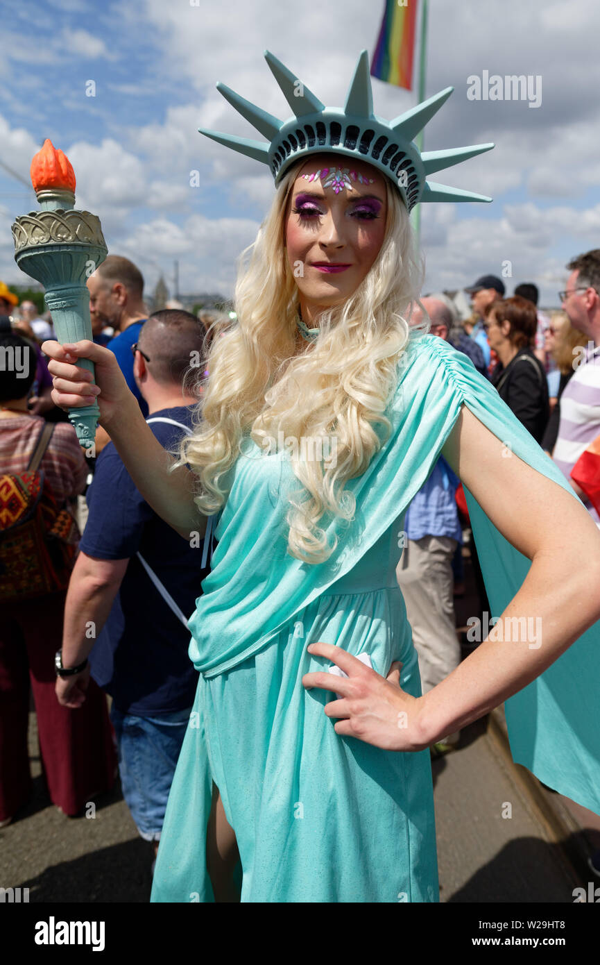 Christopher street day parade new york hi-res stock photography and ...