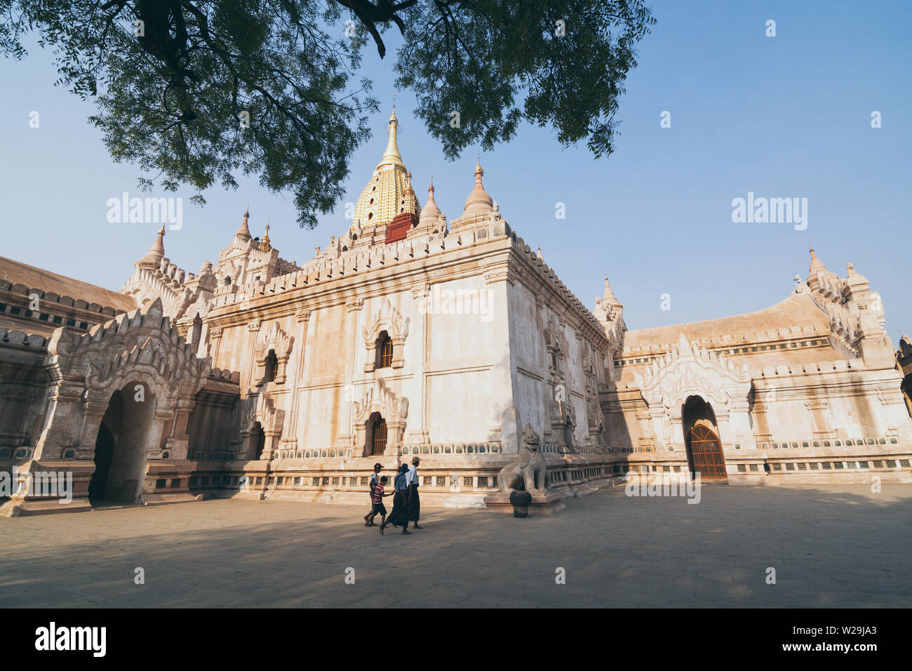 Myanmar indian temple hi-res stock photography and images - Alamy