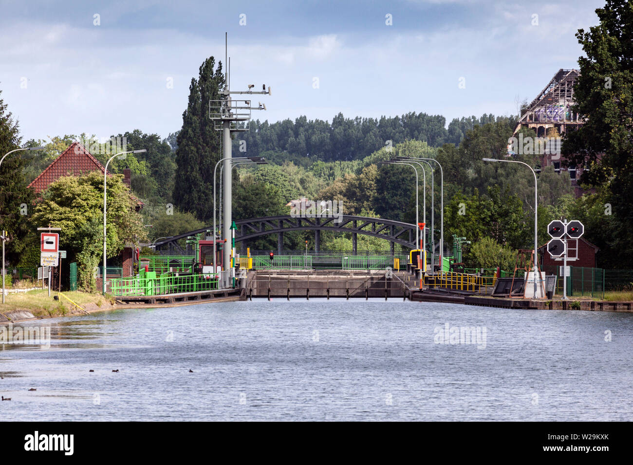 Linden port lock at the branch canal Hannover-Linden Stock Photo - Alamy