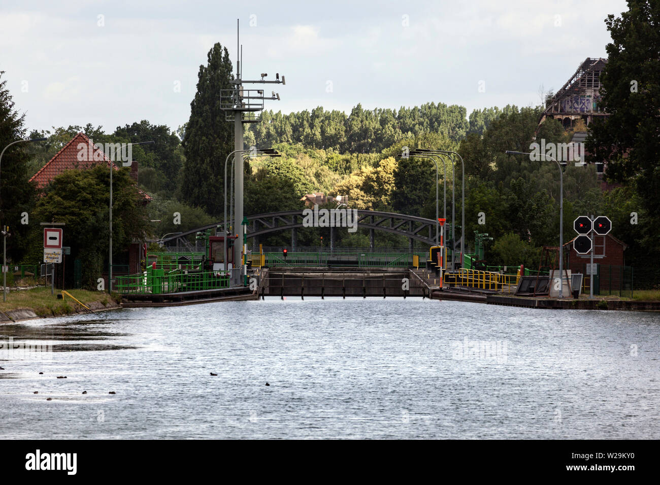 Linden port lock at the branch canal Hannover-Linden Stock Photo - Alamy