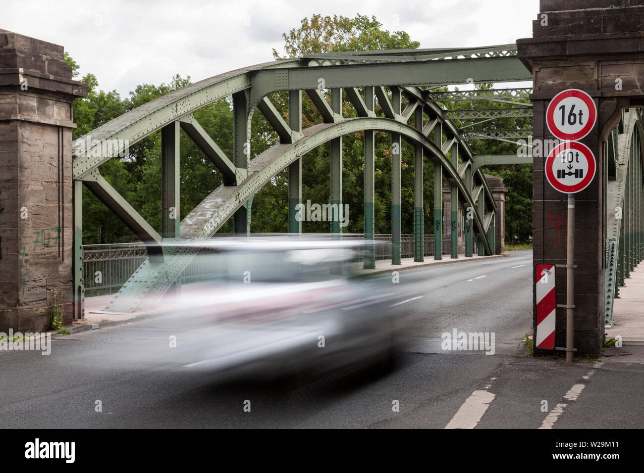 Canal bridge weight restriction sign hi-res stock photography and ...