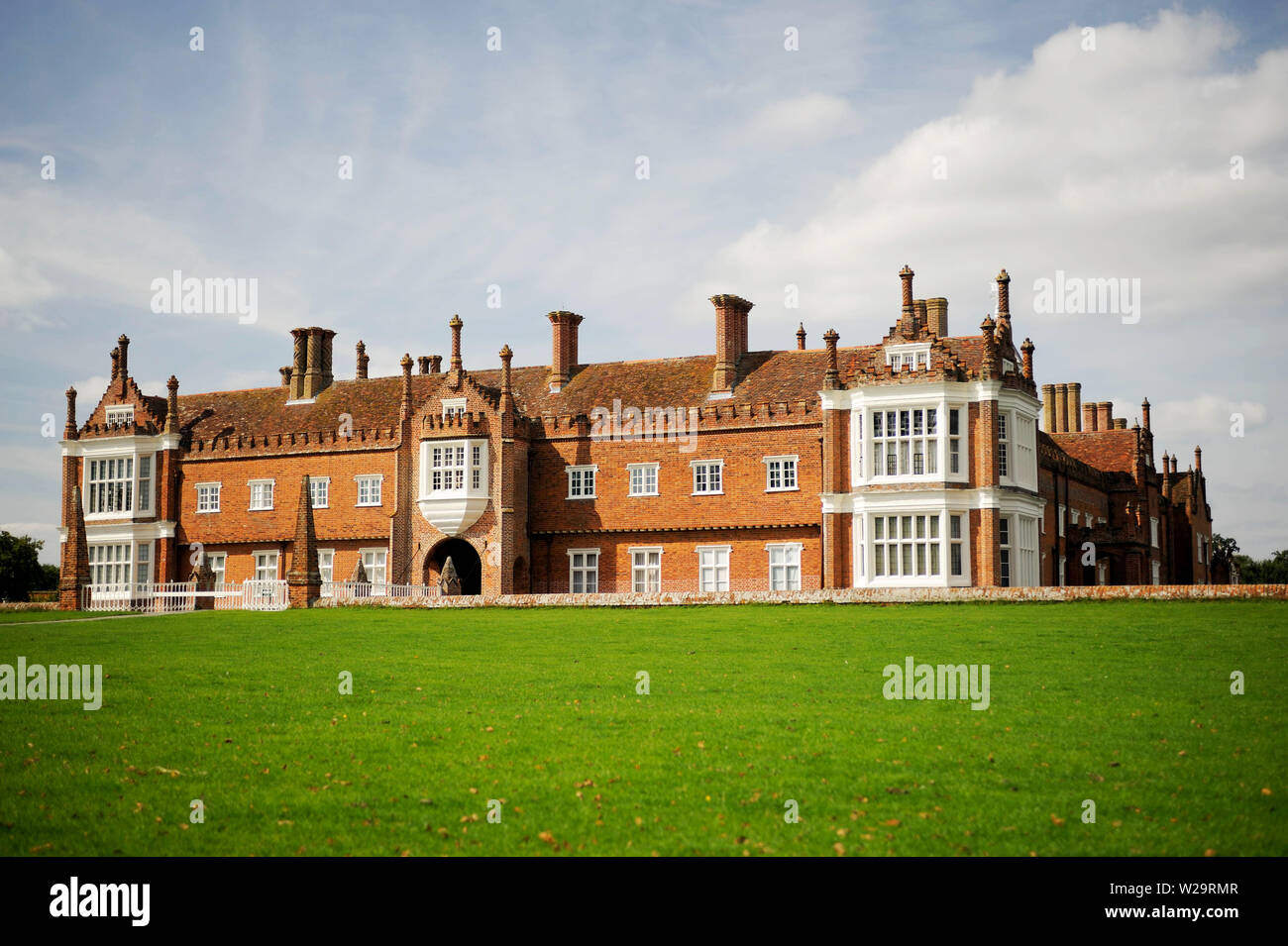 Helmingham hall tudor hi-res stock photography and images - Alamy