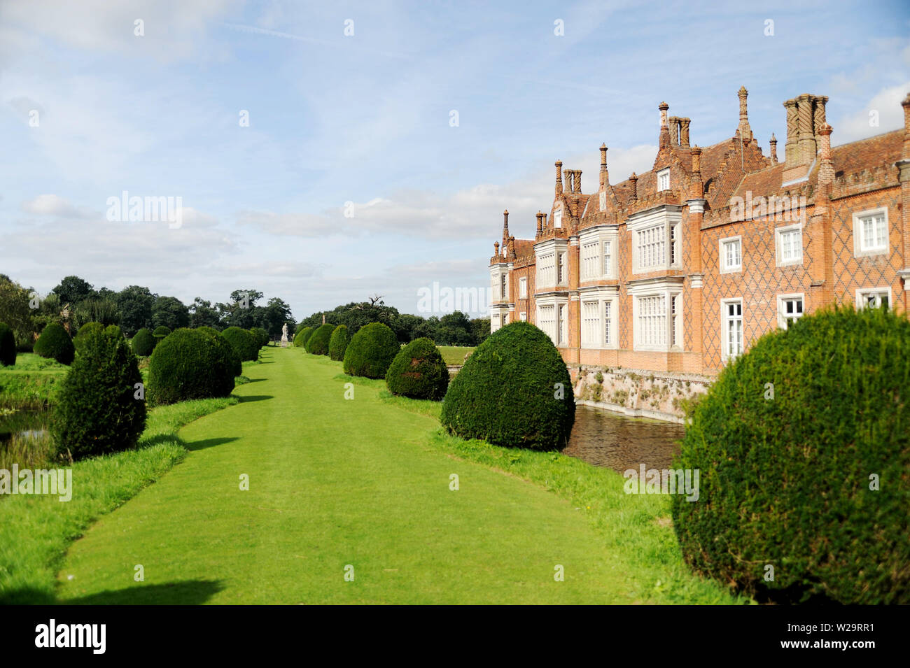 Helmingham hall tudor hi-res stock photography and images - Alamy